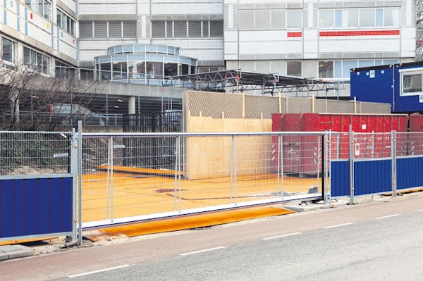 Gepatenteerde afspanning houdt poort strak