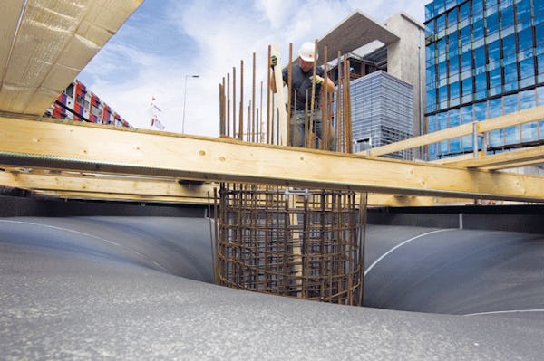 Eps-bekisting voor dubbelgekromde kolommen