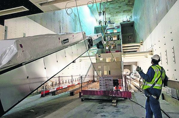 Recordroltrap onder de grond