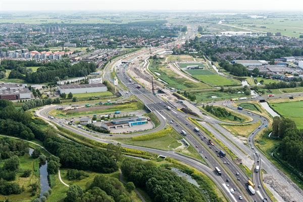 Mogelijk nog meer rijstroken bij flessenhals A4 Leiden