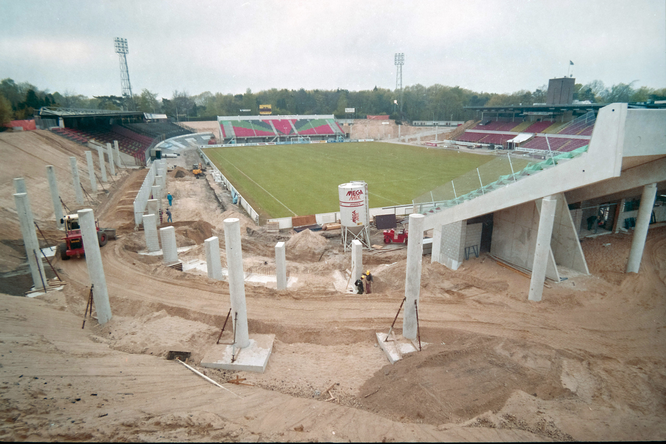 HaskoningDHV houdt betonnen bouwdoos NEC grondig tegen het licht