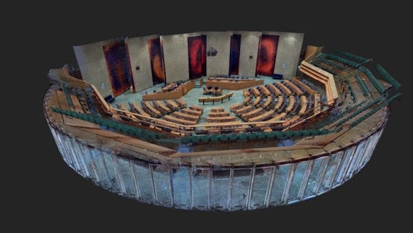 Kamer knalt knuppels in hoenderhok aan vooravond stemming regiewet ...