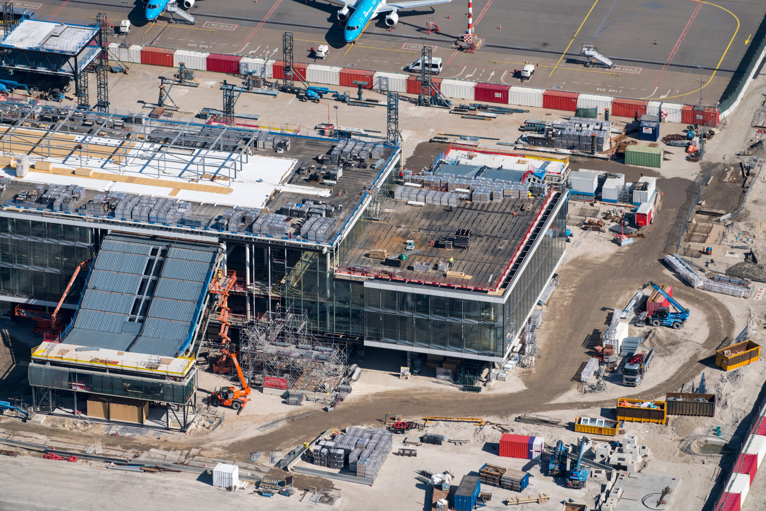 Ballast dagvaardt Schiphol na megaclaims bouw A-pier